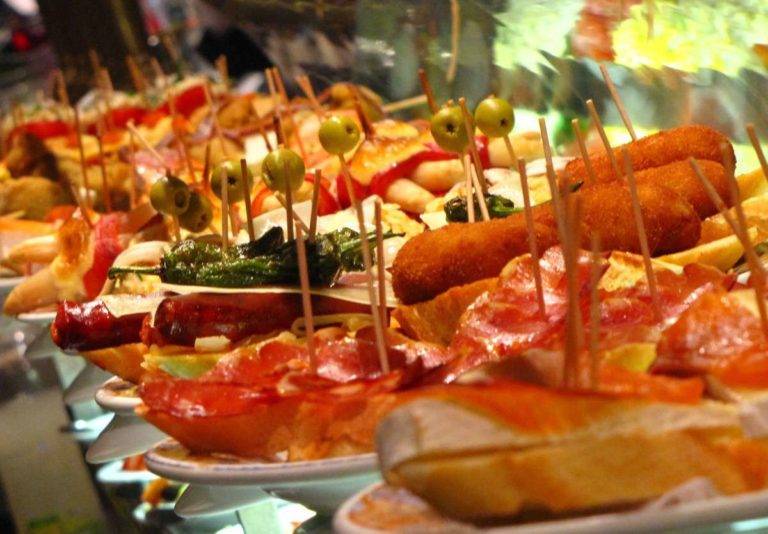 Las mejores calles para ir de tapas por España ¡al rico tapeo español!